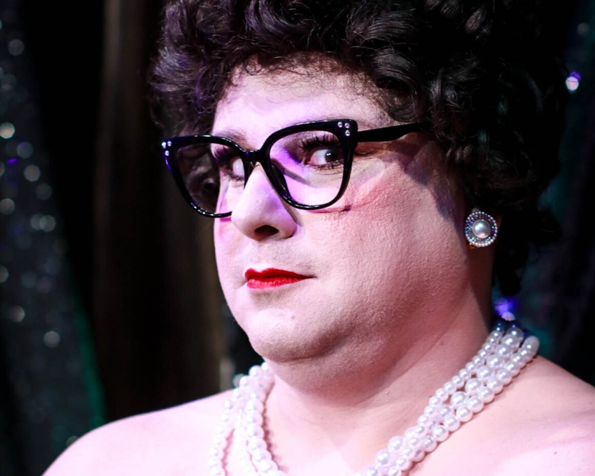 “Quem tem medo de Olga del Volga” faz curta temporada no Teatro Café ...